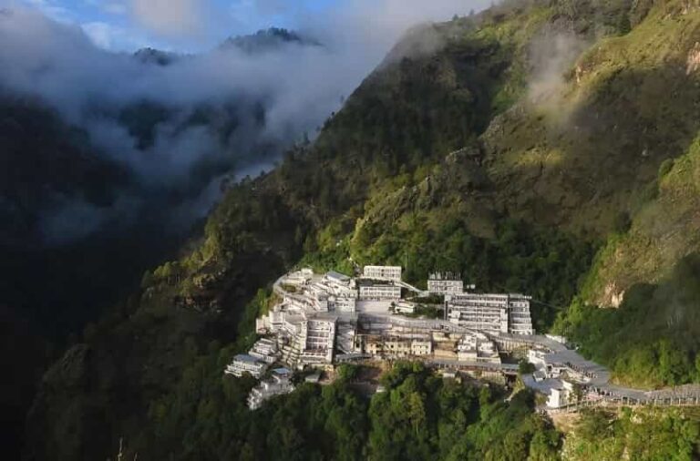 Vaishno Devi Temple Timings - Significance, Fees, Festivals